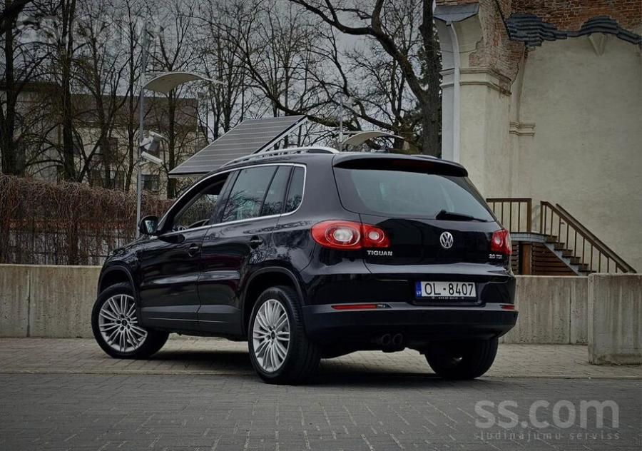 Black Volkswagen Tiguan 2008 in Jelgava, with an engine capacity of 2.00 L and mileage of 247 thousand km for 5990 €, photo 7 on AUTOMOTO.COM.LV
