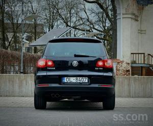 Black Volkswagen Tiguan 2008 in Jelgava, with an engine capacity of 2.00 L and mileage of 247 thousand km for 5990 €, photo 9 on AUTOMOTO.COM.LV