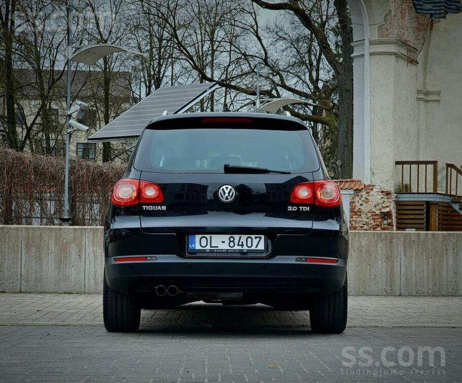 Black Volkswagen Tiguan 2008 in Jelgava, with an engine capacity of 2.00 L and mileage of 247 thousand km for 5990 €, photo 9 on AUTOMOTO.COM.LV