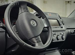 Black Volkswagen Tiguan 2008 in Jelgava, with an engine capacity of 2.00 L and mileage of 247 thousand km for 5990 €, photo 10 on AUTOMOTO.COM.LV