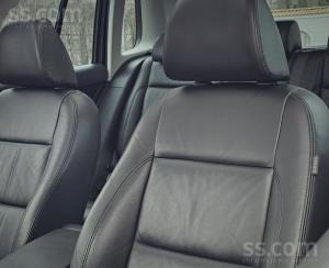 Black Volkswagen Tiguan 2008 in Jelgava, with an engine capacity of 2.00 L and mileage of 247 thousand km for 5990 €, photo 11 on AUTOMOTO.COM.LV
