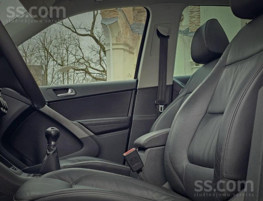 Black Volkswagen Tiguan 2008 in Jelgava, with an engine capacity of 2.00 L and mileage of 247 thousand km for 5990 €, photo 12 on AUTOMOTO.COM.LV