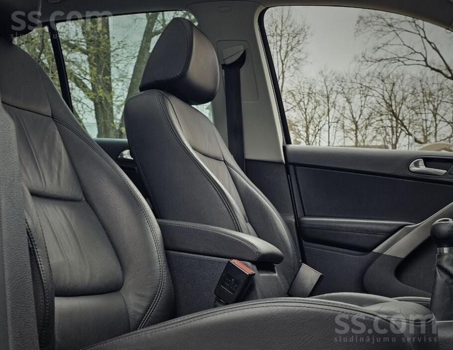 Black Volkswagen Tiguan 2008 in Jelgava, with an engine capacity of 2.00 L and mileage of 247 thousand km for 5990 €, photo 17 on AUTOMOTO.COM.LV