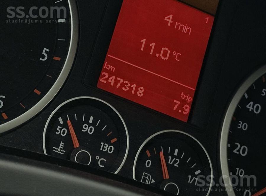 Black Volkswagen Tiguan 2008 in Jelgava, with an engine capacity of 2.00 L and mileage of 247 thousand km for 5990 €, photo 25 on AUTOMOTO.COM.LV