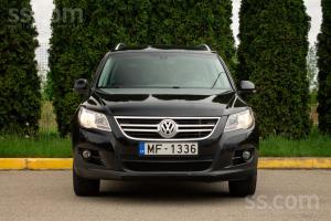 Melns Volkswagen Tiguan 2008 Jelgava, ar dzinēja tilpumu 2.00 L un nobraukumu 332 tūkst. km par 5300 €, foto 3 vietnē AUTOMOTO.COM.LV