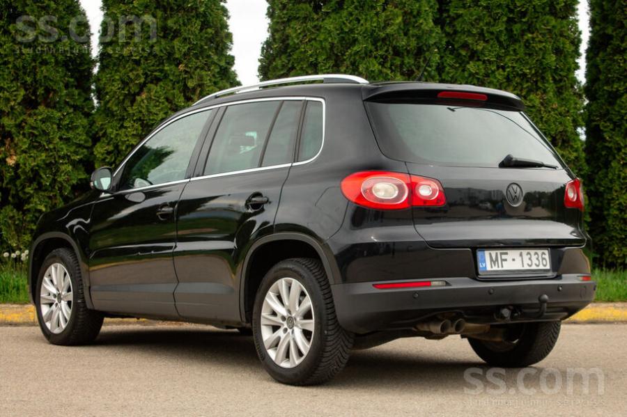 Melns Volkswagen Tiguan 2008 Jelgava, ar dzinēja tilpumu 2.00 L un nobraukumu 332 tūkst. km par 5300 €, foto 5 vietnē AUTOMOTO.COM.LV