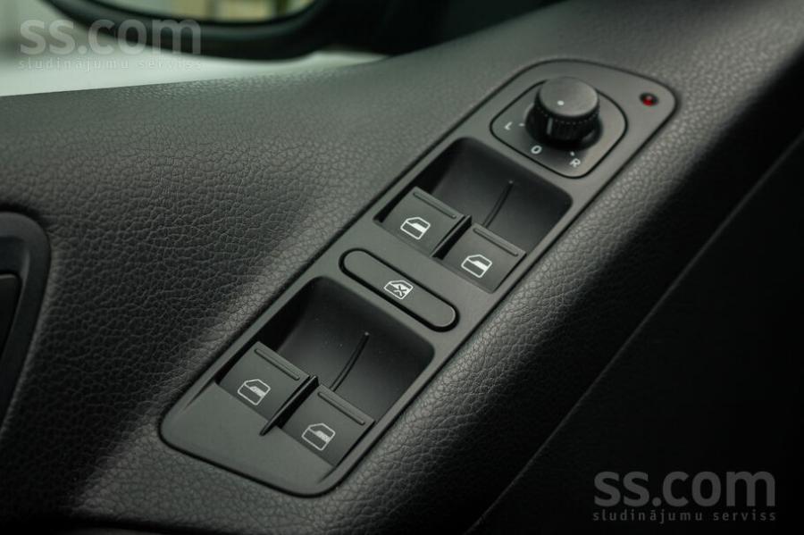 Melns Volkswagen Tiguan 2008 Jelgava, ar dzinēja tilpumu 2.00 L un nobraukumu 332 tūkst. km par 5300 €, foto 20 vietnē AUTOMOTO.COM.LV