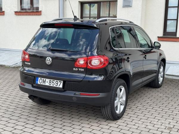 Black Volkswagen Tiguan 2008 in Jelgava, with an engine capacity of 2.00 L and mileage of 241 thousand km for 6800 €, photo 7 on AUTOMOTO.COM.LV
