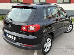Black Volkswagen Tiguan 2008 in Riga, with an engine capacity of 2.00 L and mileage of 255 thousand km for 6850 €, photo 5 on AUTOMOTO.COM.LV