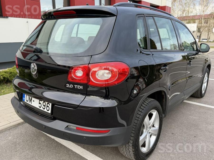 Black Volkswagen Tiguan 2008 in Riga, with an engine capacity of 2.00 L and mileage of 255 thousand km for 6850 €, photo 13 on AUTOMOTO.COM.LV