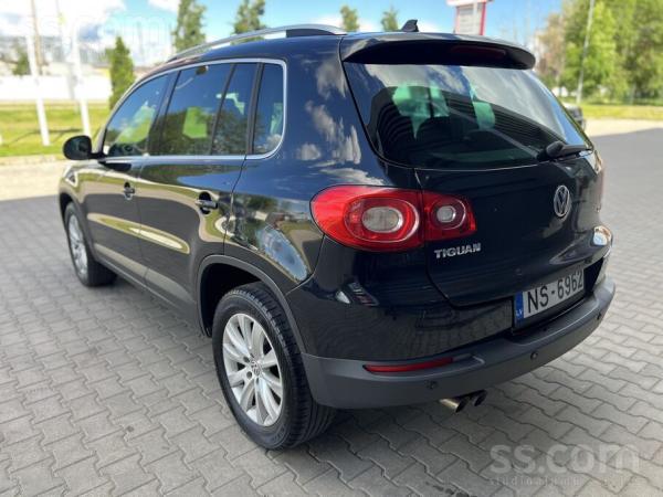 Melns Volkswagen Tiguan 2008 Jēkabpils, ar dzinēja tilpumu 2.00 L un nobraukumu 202 tūkst. km par 6500 €, foto 6 vietnē AUTOMOTO.COM.LV
