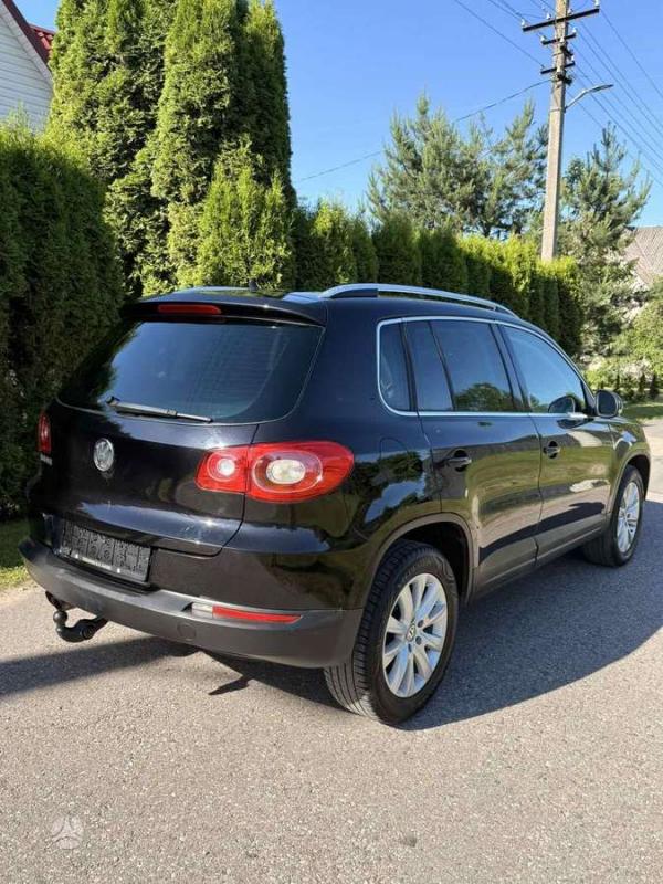 Melns Volkswagen Tiguan 2008 Utena, ar dzinēja tilpumu 2.00 L un nobraukumu 300 tūkst. km par 6200 €, foto 3 vietnē AUTOMOTO.COM.LV