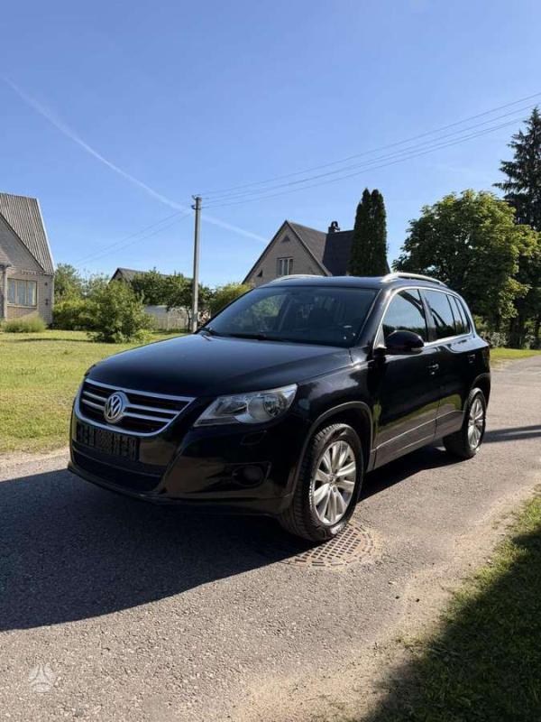 Melns Volkswagen Tiguan 2008 Utena, ar dzinēja tilpumu 2.00 L un nobraukumu 300 tūkst. km par 6200 €, foto 4 vietnē AUTOMOTO.COM.LV