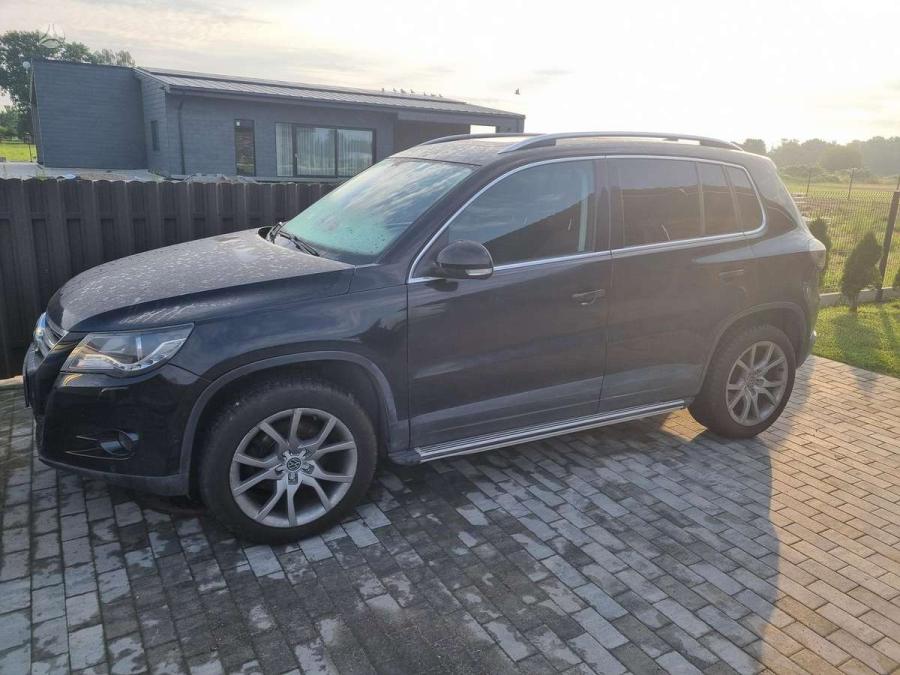 Melns Volkswagen Tiguan 2008 Kauņa, ar dzinēja tilpumu 2.00 L un nobraukumu 364 tūkst. km par 3800 €, foto 1 vietnē AUTOMOTO.COM.LV