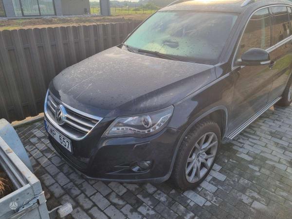 Melns Volkswagen Tiguan 2008 Kauņa, ar dzinēja tilpumu 2.00 L un nobraukumu 364 tūkst. km par 3800 €, foto 2 vietnē AUTOMOTO.COM.LV