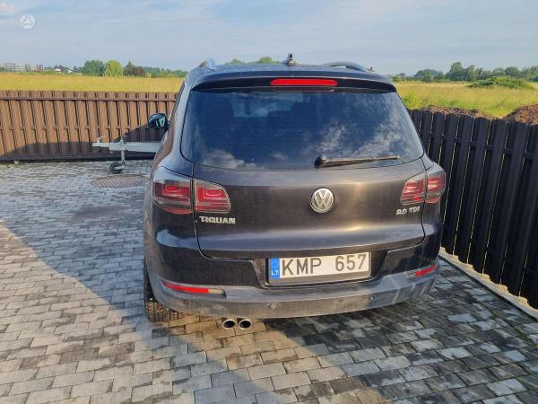 Melns Volkswagen Tiguan 2008 Kauņa, ar dzinēja tilpumu 2.00 L un nobraukumu 364 tūkst. km par 3800 €, foto 3 vietnē AUTOMOTO.COM.LV