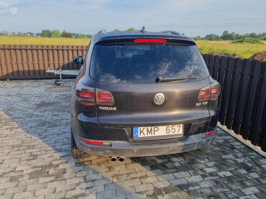 Melns Volkswagen Tiguan 2008 Kauņa, ar dzinēja tilpumu 2.00 L un nobraukumu 364 tūkst. km par 3800 €, foto 4 vietnē AUTOMOTO.COM.LV