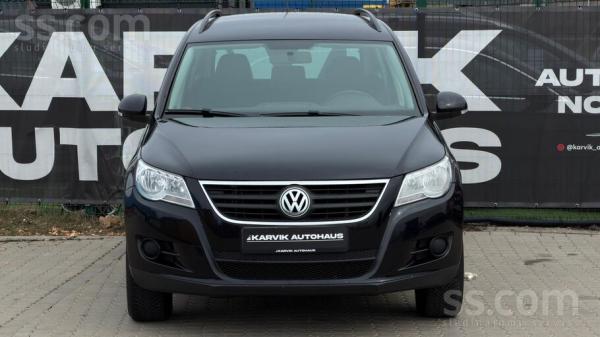 Black Volkswagen Tiguan 2008 in Liepaja, with an engine capacity of 2.00 L and mileage of 365 thousand km for 5550 €, photo 1 on AUTOMOTO.COM.LV
