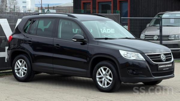 Black Volkswagen Tiguan 2008 in Liepaja, with an engine capacity of 2.00 L and mileage of 365 thousand km for 5550 €, photo 2 on AUTOMOTO.COM.LV