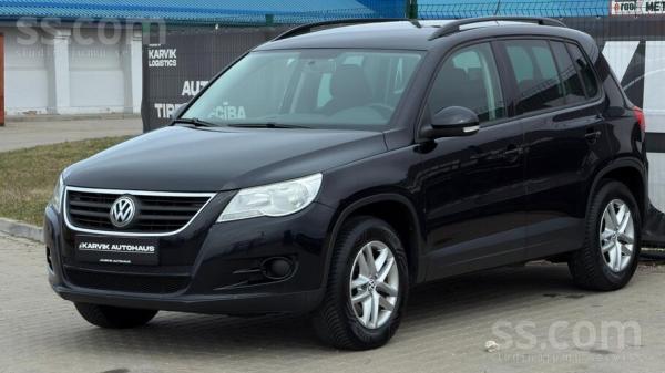 Black Volkswagen Tiguan 2008 in Liepaja, with an engine capacity of 2.00 L and mileage of 365 thousand km for 5550 €, photo 8 on AUTOMOTO.COM.LV