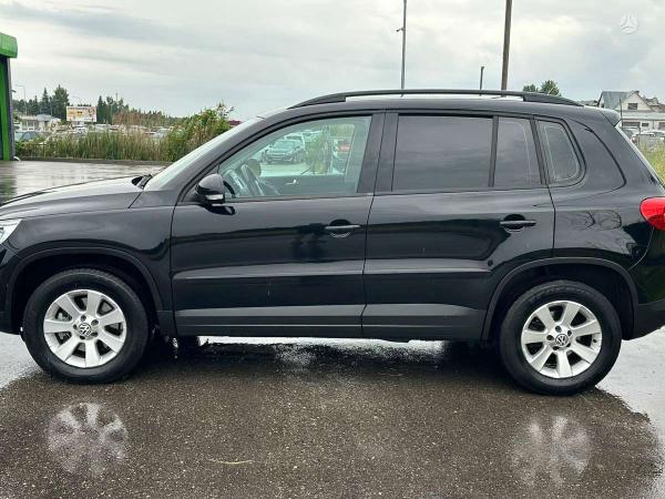 Black Volkswagen Tiguan 2008 in Utena, with an engine capacity of 1.98 L and mileage of 197 thousand km for 6450 €, photo 3 on AUTOMOTO.COM.LV