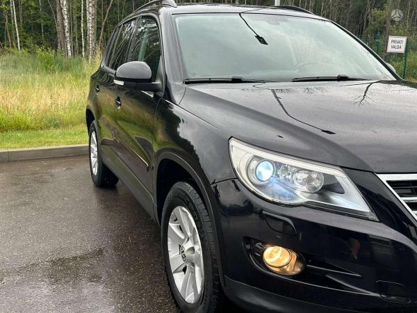 Black Volkswagen Tiguan 2008 in Utena, with an engine capacity of 1.98 L and mileage of 197 thousand km for 6450 €, photo 5 on AUTOMOTO.COM.LV
