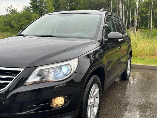 Black Volkswagen Tiguan 2008 in Utena, with an engine capacity of 1.98 L and mileage of 197 thousand km for 6450 €, photo 6 on AUTOMOTO.COM.LV