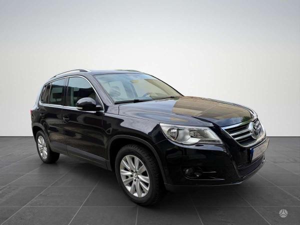 Melns Volkswagen Tiguan 2008 Viļņa, ar dzinēja tilpumu 1.98 L un nobraukumu 212 tūkst. km par 5690 €, foto 2 vietnē AUTOMOTO.COM.LV