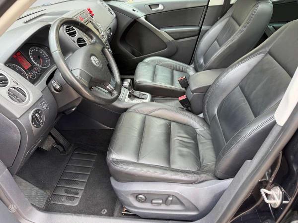 Melns Volkswagen Tiguan 2008 Viļņa, ar dzinēja tilpumu 1.98 L un nobraukumu 212 tūkst. km par 5690 €, foto 7 vietnē AUTOMOTO.COM.LV