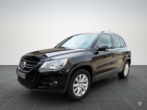 Black Volkswagen Tiguan 2008 in Vilnius, with an engine capacity of 1.98 L and mileage of 212 thousand km for 5690 €, photo 1 on AUTOMOTO.COM.LV