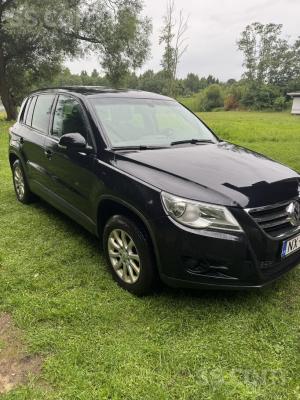 Melns Volkswagen Tiguan 2008 Daugavpils, ar dzinēja tilpumu 2.00 L un nobraukumu 307 tūkst. km par 4950 €, foto 3 vietnē AUTOMOTO.COM.LV