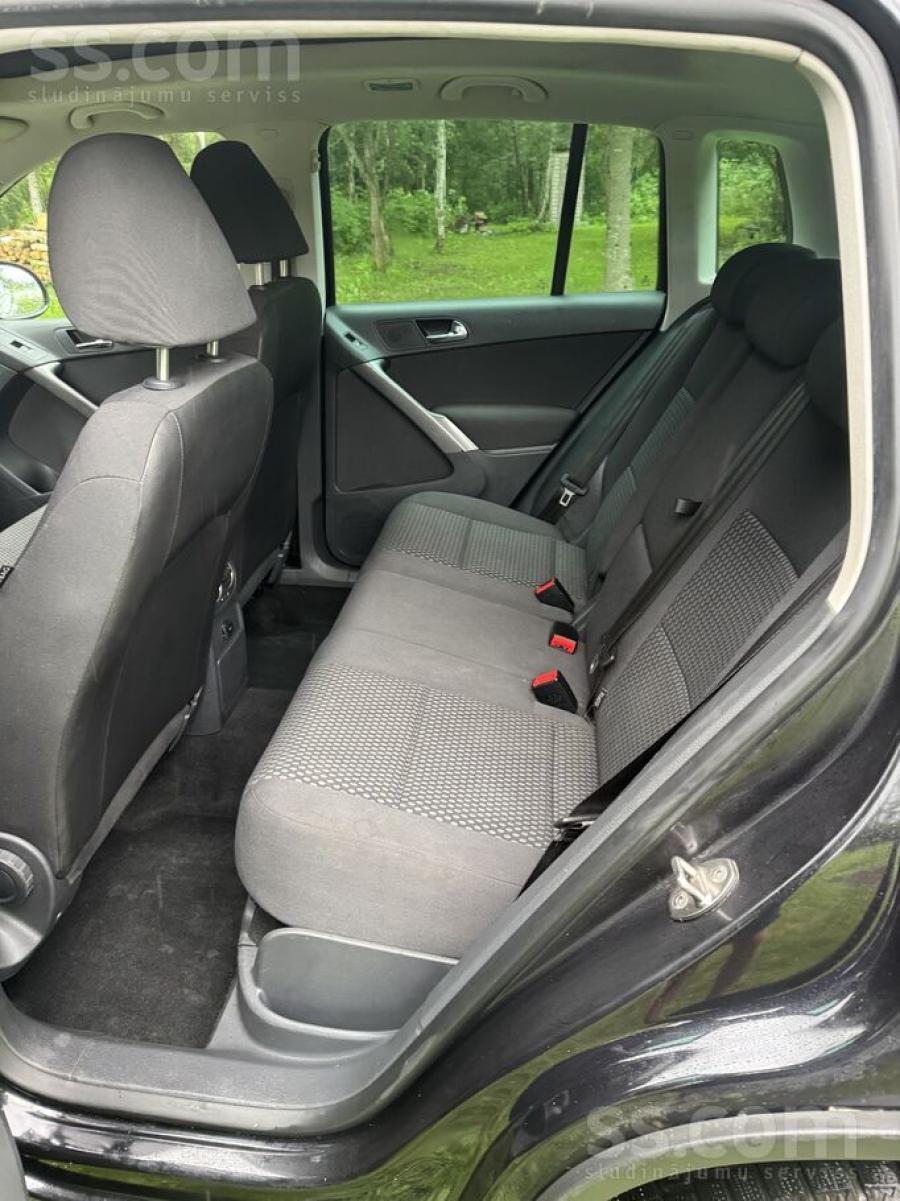 Melns Volkswagen Tiguan 2008 Daugavpils, ar dzinēja tilpumu 2.00 L un nobraukumu 307 tūkst. km par 4950 €, foto 7 vietnē AUTOMOTO.COM.LV