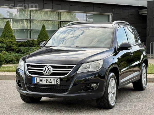 Black Volkswagen Tiguan 2008 in Riga, with an engine capacity of 2.00 L and mileage of 300 thousand km for 4450 €, photo 5 on AUTOMOTO.COM.LV