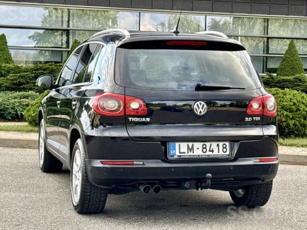 Black Volkswagen Tiguan 2008 in Riga, with an engine capacity of 2.00 L and mileage of 300 thousand km for 4450 €, photo 7 on AUTOMOTO.COM.LV