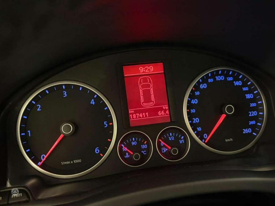 Melns Volkswagen Tiguan 2008 Marijampole, ar dzinēja tilpumu 1.97 L un nobraukumu 188 tūkst. km par 6750 €, foto 4 vietnē AUTOMOTO.COM.LV