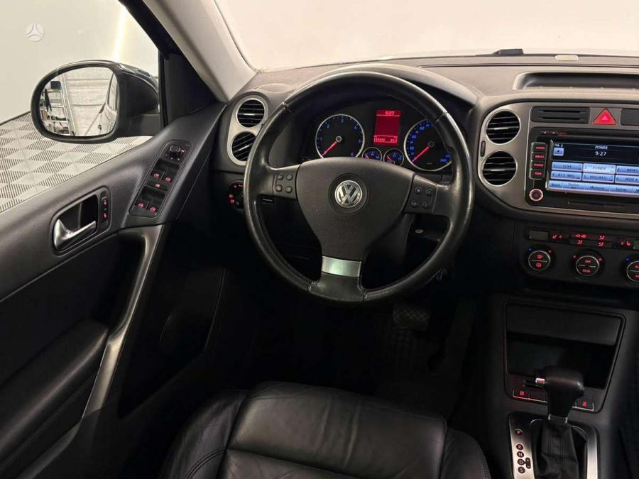 Melns Volkswagen Tiguan 2008 Marijampole, ar dzinēja tilpumu 1.97 L un nobraukumu 188 tūkst. km par 6750 €, foto 15 vietnē AUTOMOTO.COM.LV