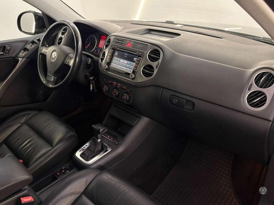 Melns Volkswagen Tiguan 2008 Marijampole, ar dzinēja tilpumu 1.97 L un nobraukumu 188 tūkst. km par 6750 €, foto 20 vietnē AUTOMOTO.COM.LV