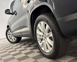 Melns Volkswagen Tiguan 2008 Marijampole, ar dzinēja tilpumu 1.97 L un nobraukumu 188 tūkst. km par 6750 €, foto 25 vietnē AUTOMOTO.COM.LV