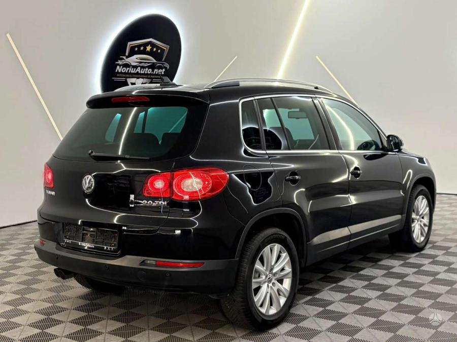 Melns Volkswagen Tiguan 2008 Marijampole, ar dzinēja tilpumu 1.97 L un nobraukumu 188 tūkst. km par 6750 €, foto 26 vietnē AUTOMOTO.COM.LV