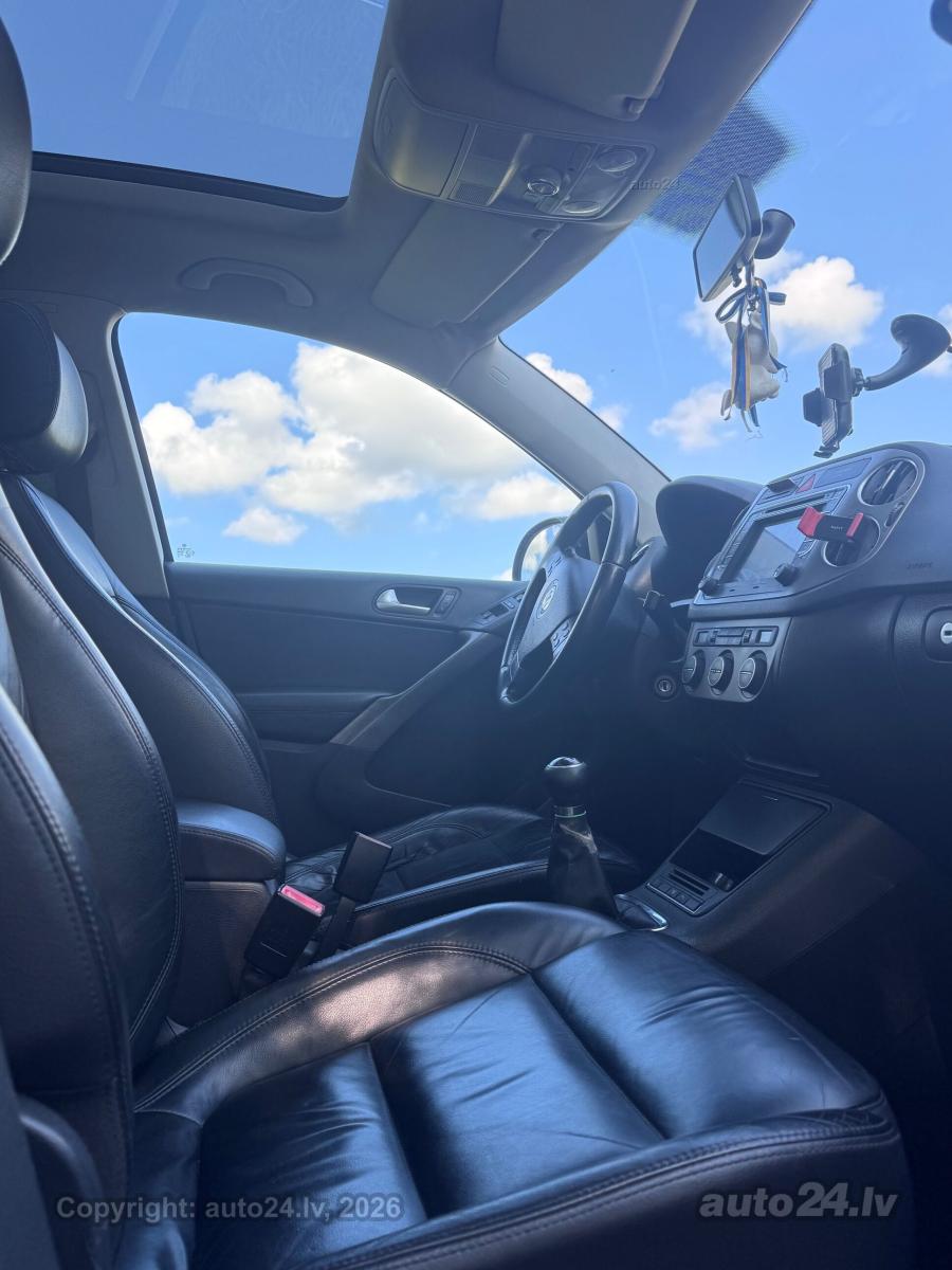 Black Volkswagen Tiguan 2008 in Voru, with an engine capacity of 2.00 L and mileage of 0 thousand km for 3500 €, photo 6 on AUTOMOTO.COM.LV
