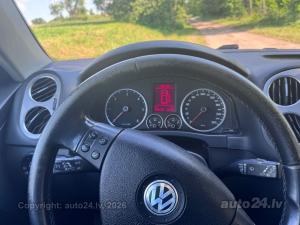 Black Volkswagen Tiguan 2008 in Voru, with an engine capacity of 2.00 L and mileage of 0 thousand km for 3500 €, photo 9 on AUTOMOTO.COM.LV