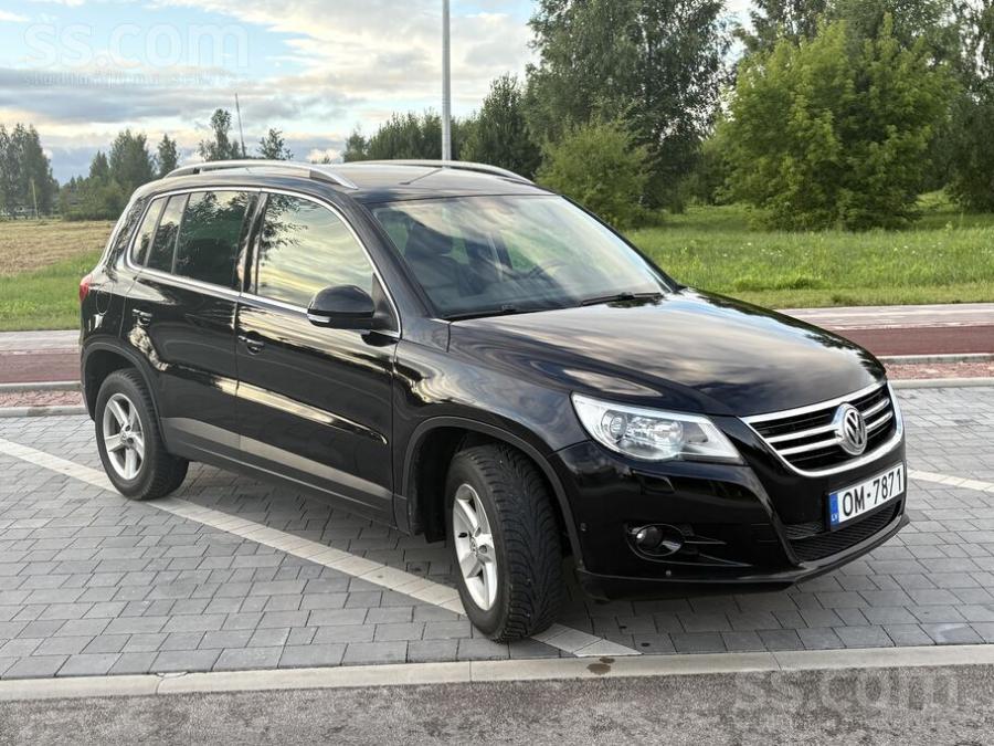 Black Volkswagen Tiguan 2008 in Jelgava, with an engine capacity of 2.00 L and mileage of 175 thousand km for 4950 €, photo 3 on AUTOMOTO.COM.LV