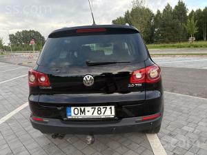 Black Volkswagen Tiguan 2008 in Jelgava, with an engine capacity of 2.00 L and mileage of 175 thousand km for 4950 €, photo 4 on AUTOMOTO.COM.LV