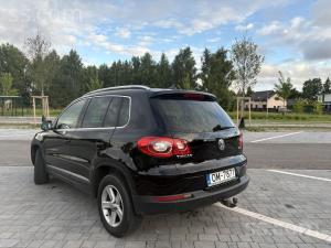 Black Volkswagen Tiguan 2008 in Jelgava, with an engine capacity of 2.00 L and mileage of 175 thousand km for 4950 €, photo 5 on AUTOMOTO.COM.LV