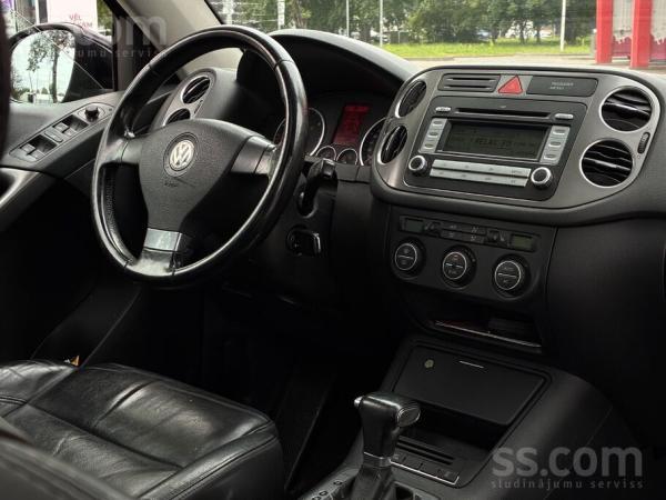 Melns Volkswagen Tiguan 2008 Rīga, ar dzinēja tilpumu 2.00 L un nobraukumu 305 tūkst. km par 4950 €, foto 6 vietnē AUTOMOTO.COM.LV