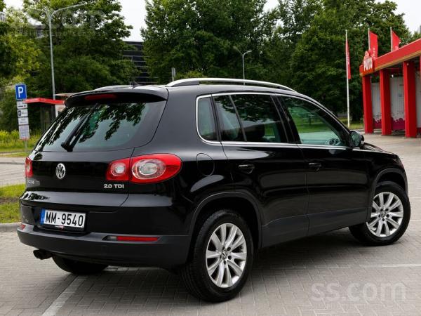Melns Volkswagen Tiguan 2008 Rīga, ar dzinēja tilpumu 2.00 L un nobraukumu 305 tūkst. km par 4950 €, foto 3 vietnē AUTOMOTO.COM.LV