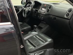 Black Volkswagen Tiguan 2008 in Riga, with an engine capacity of 2.00 L and mileage of 305 thousand km for 4950 €, photo 6 on AUTOMOTO.COM.LV