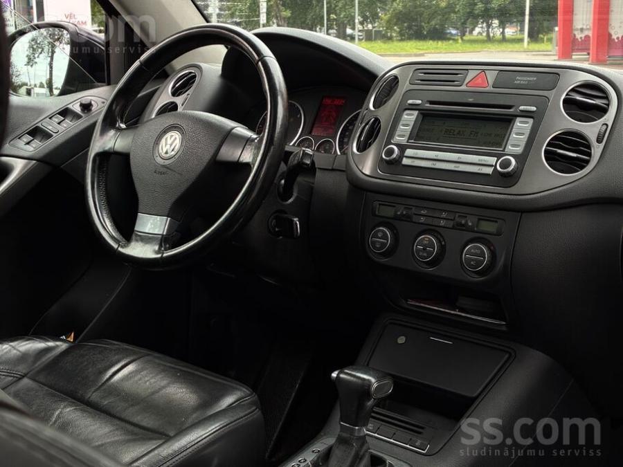 Black Volkswagen Tiguan 2008 in Riga, with an engine capacity of 2.00 L and mileage of 305 thousand km for 4950 €, photo 7 on AUTOMOTO.COM.LV
