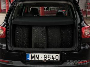 Black Volkswagen Tiguan 2008 in Riga, with an engine capacity of 2.00 L and mileage of 305 thousand km for 4950 €, photo 10 on AUTOMOTO.COM.LV
