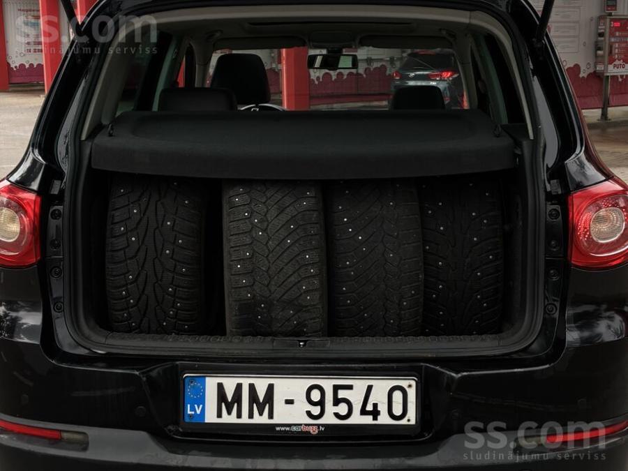 Black Volkswagen Tiguan 2008 in Riga, with an engine capacity of 2.00 L and mileage of 305 thousand km for 4950 €, photo 10 on AUTOMOTO.COM.LV